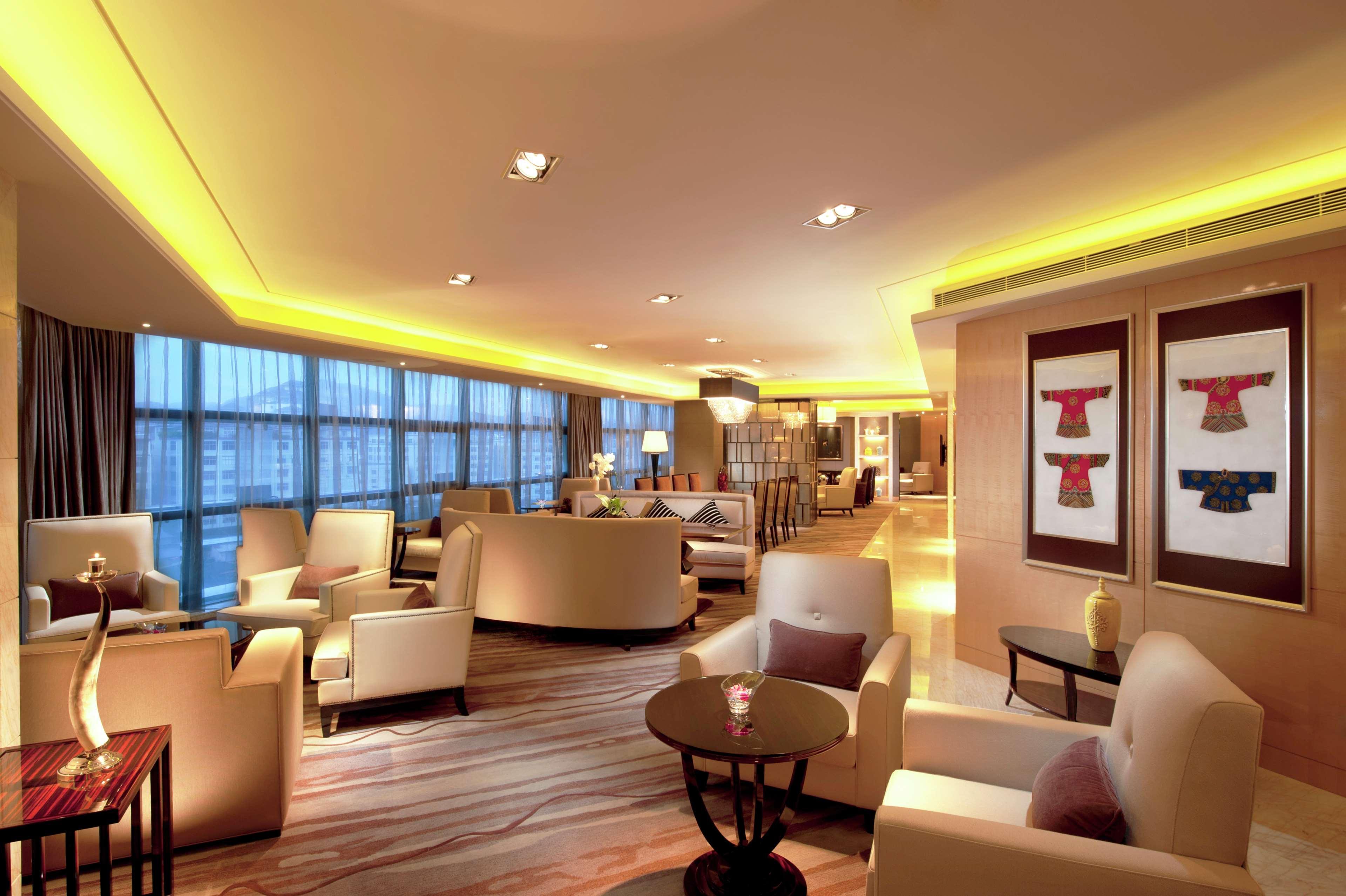 HILTON GUANGZHOU BAIYUN - FREE SHUTTLE AND PHASE 1&2 REGISTRATION ...